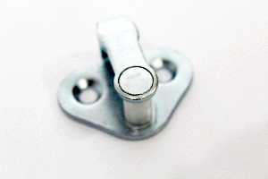 Door lock stricker all Land Rover Defenders FQB500130